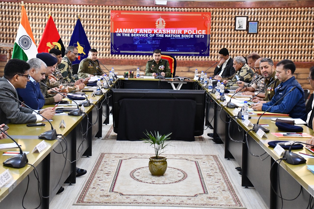 IGP-Kashmir-chairs-meeting-at-PCR-Kashmir-27-03-2025.jpg