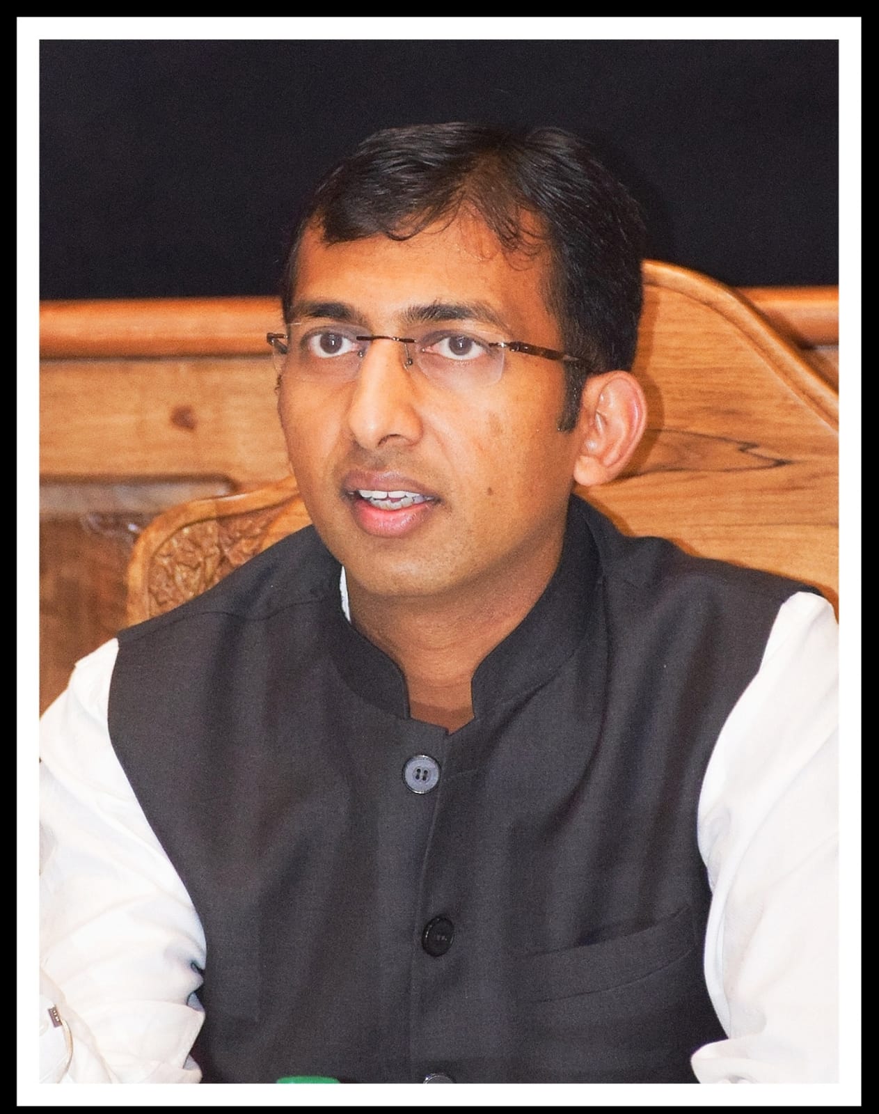 Dic-Com-Anshul-Garg.jpg